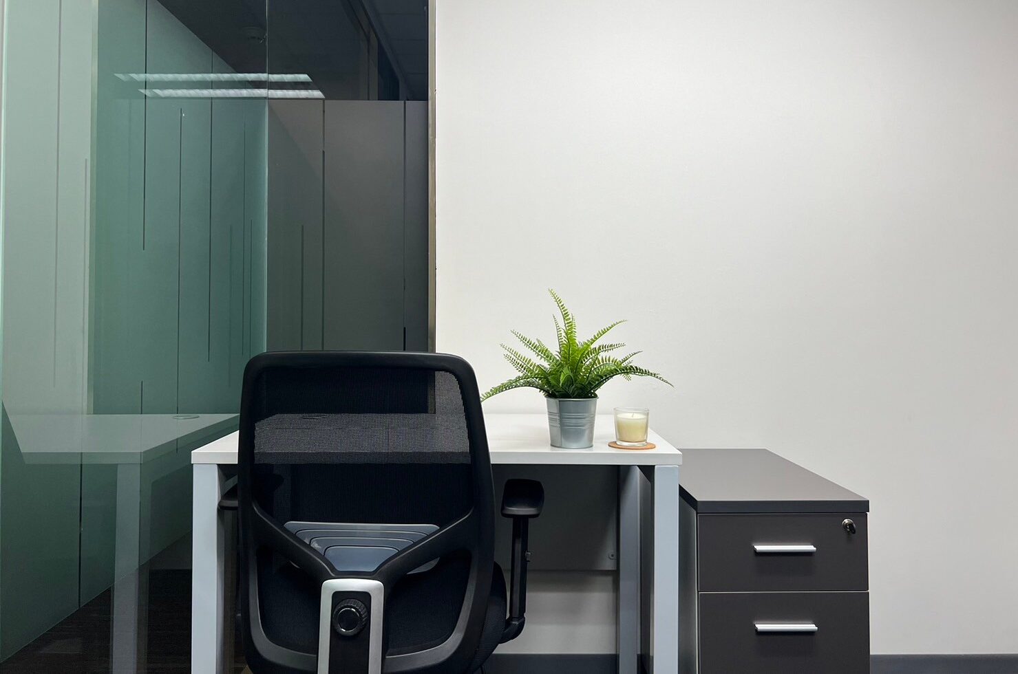 Dedicated Desk Rental in Bangkok | IW Serviced Office